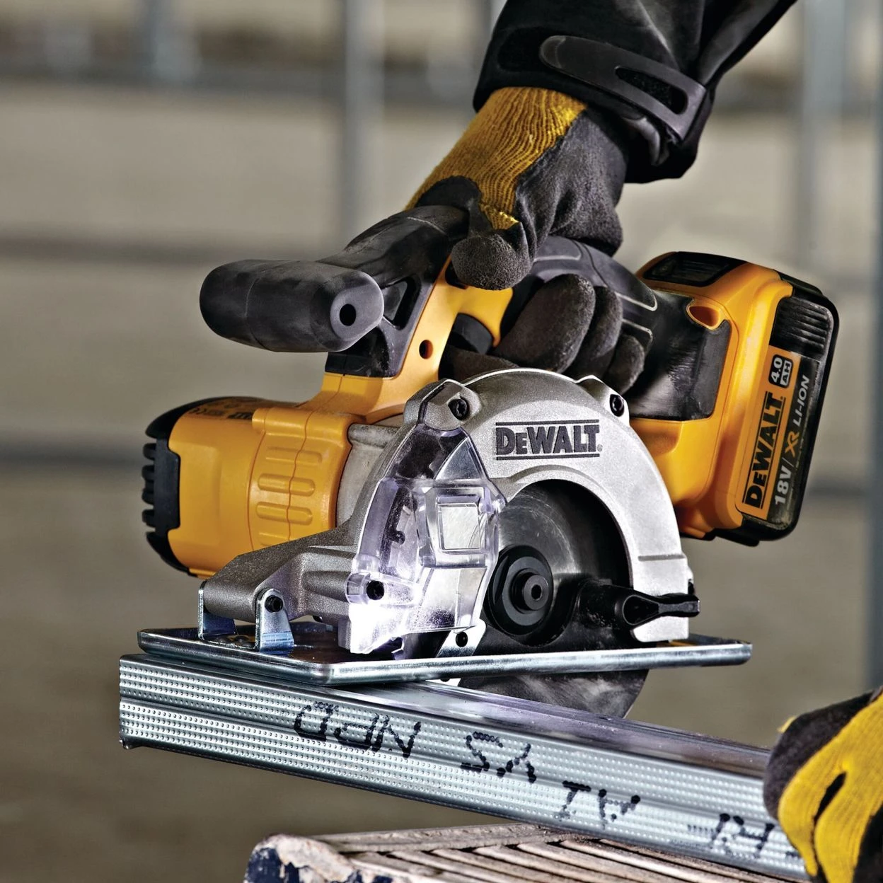 DEWALT DCS373N 18 140 3700 DCS373N XJ 373 DeWALT